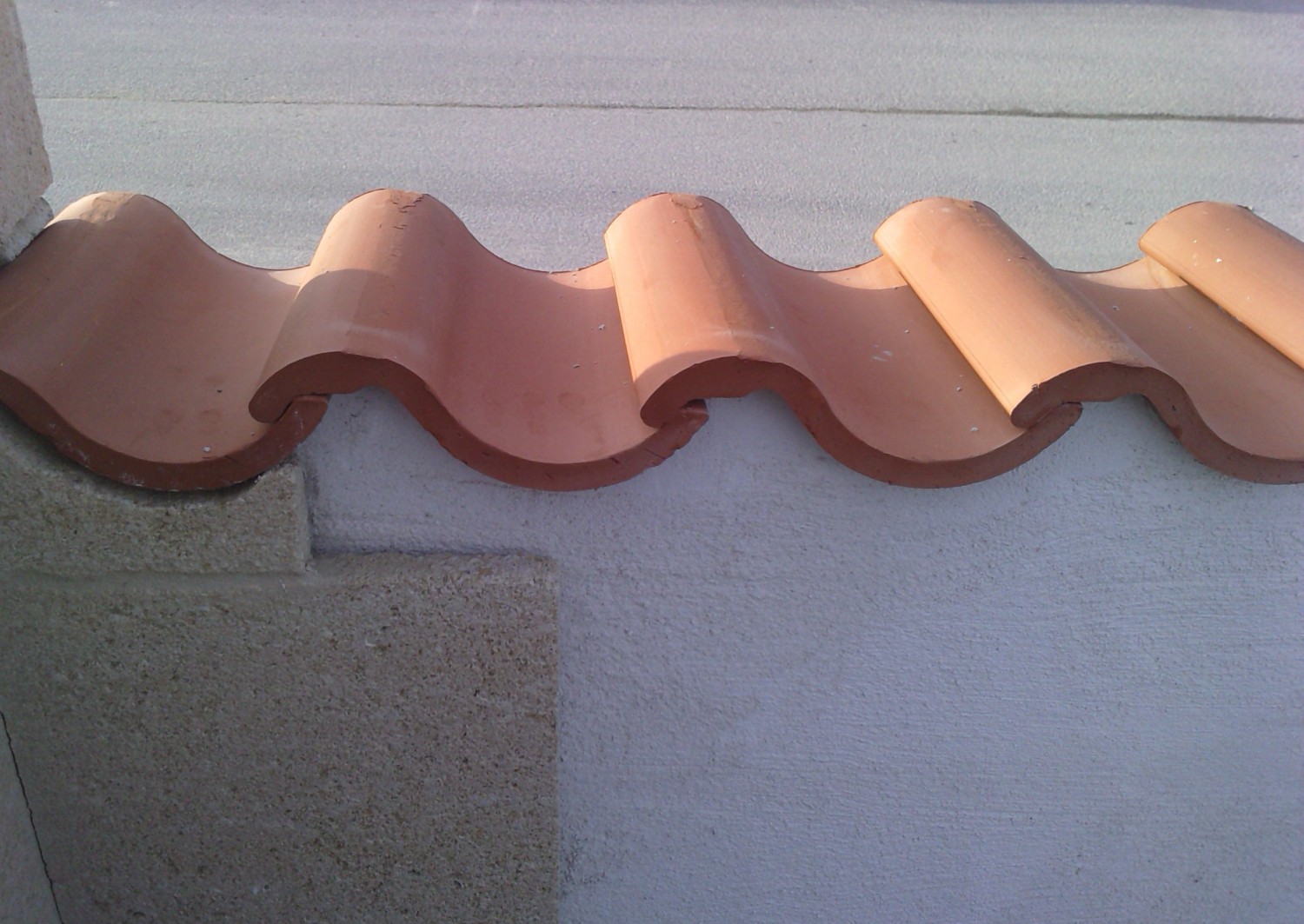 Roman Wall Top Tile - Terracotta World